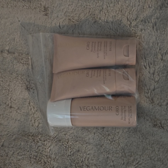 Vegamour | Hair | New Vegamour Gro Dry Shampoo Travel Size Bundle ...